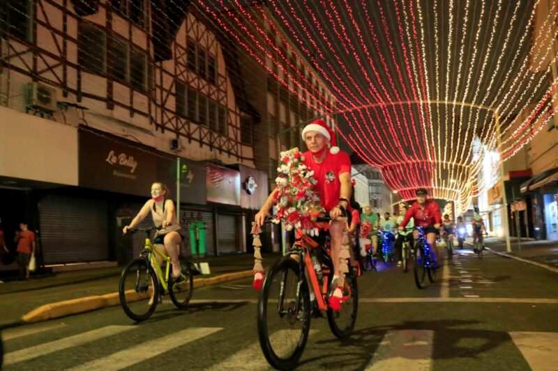 Mexa-se Bike de Natal movimenta ruas centrais de Joinville - Prefeitura ...